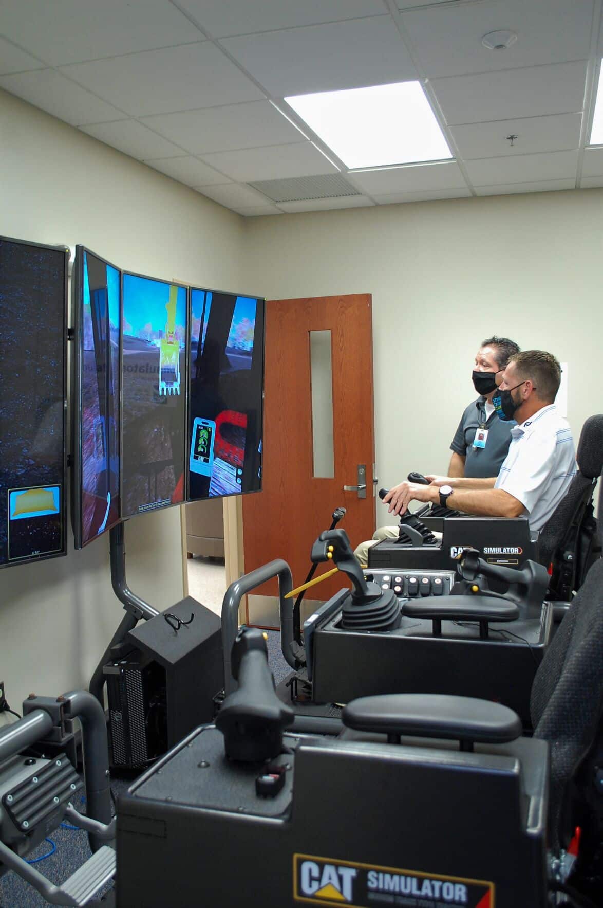 WPCC reveals new heavy equipment simulation lab - Cat® Simulators
