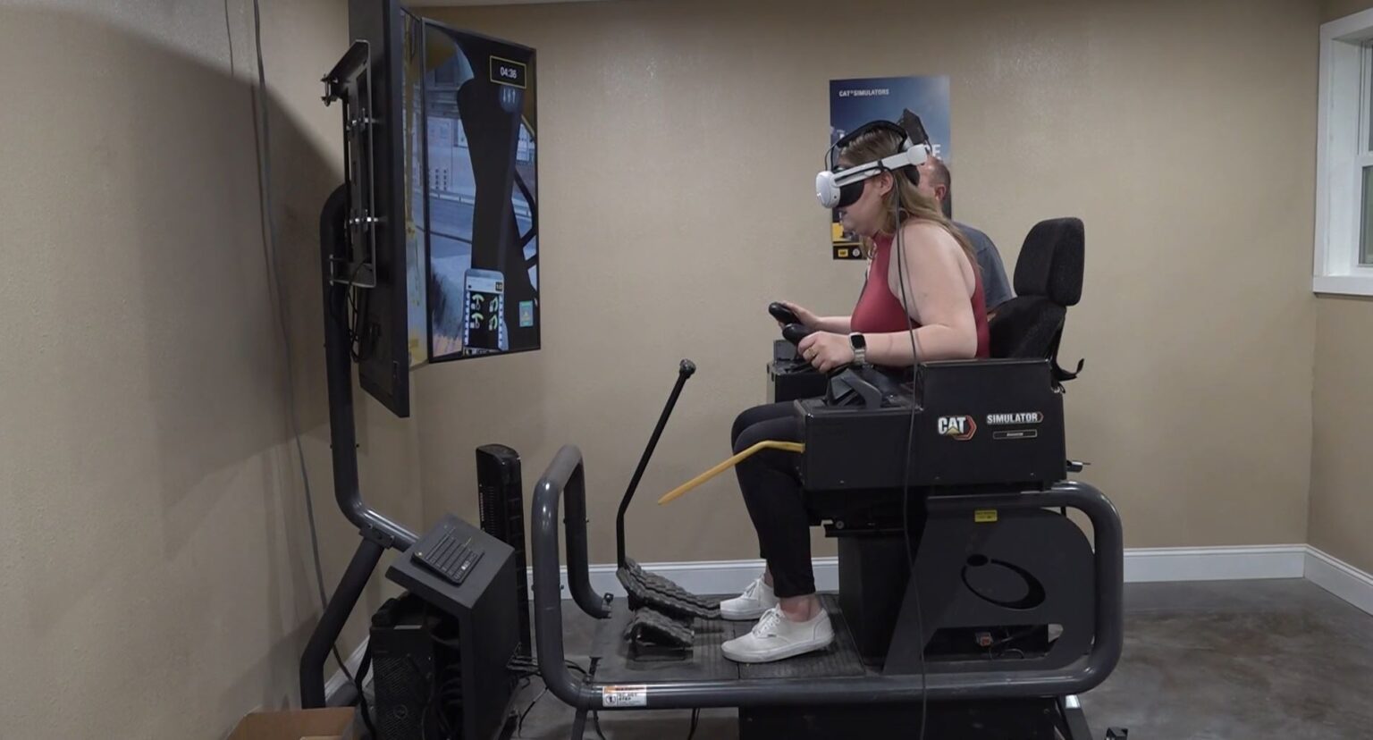 Anderson County students learning real-life skills through a virtual reality simulator - Cat ...